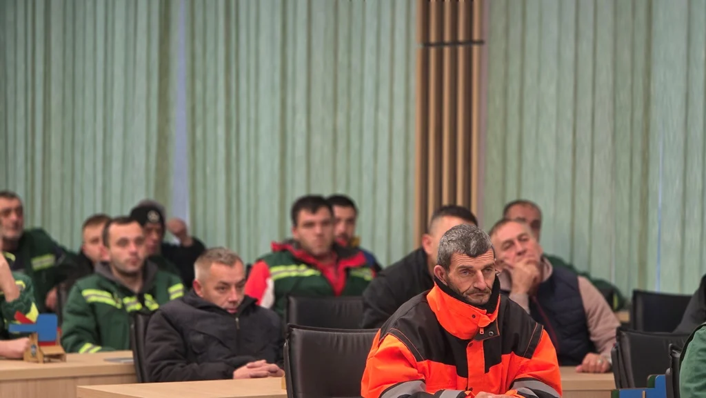Općina Velika Kladuša: Održan sastanak sa predstavnicima Sindikata i ...